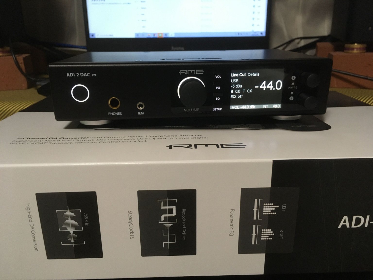 RME 「ADI-2 DAC FS」実機レビュー！抜けの良いクリアな音を実現。接続方法やその魅力を徹底解説 - Rentio PRESS[レンティオプレス]