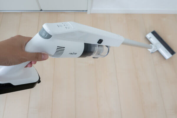 UV除菌できるレイコップのコードレス掃除機RSC-300 使用レビュー！他機種との違いも比較 - Rentio PRESS [レンティオプレス]