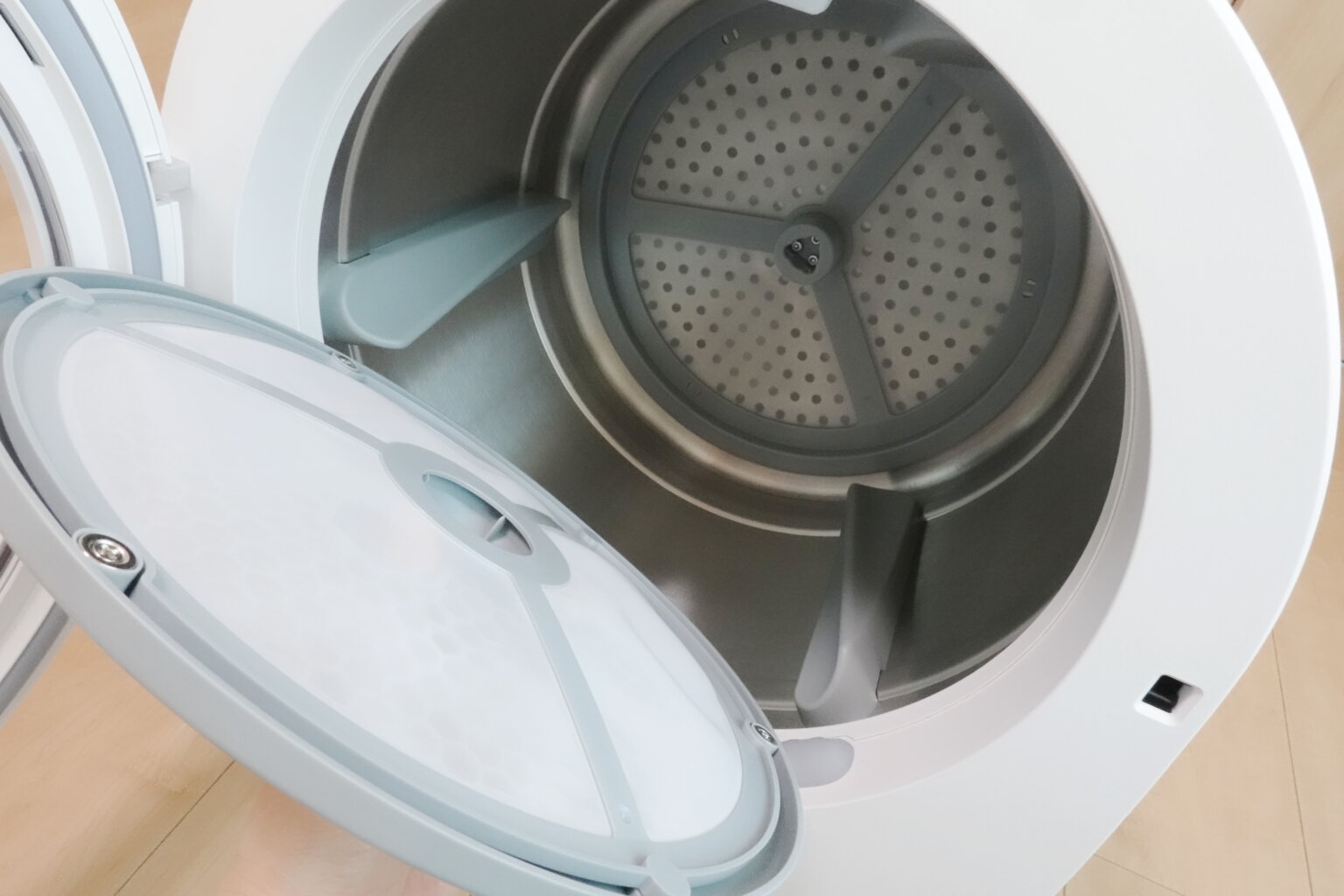 Morus Zero モルスゼロをレビュー！小型衣類乾燥機の靴乾燥や乾き具合、稼働音を検証 - Rentio PRESS [レンティオプレス]