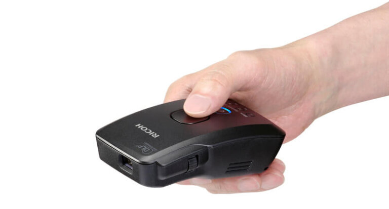 RICOH Image Pointer GP01を実機レビュー！手のひらサイズの小型プロジェクターならこれがおすすめ - Rentio PRESS [レンティオプレス]