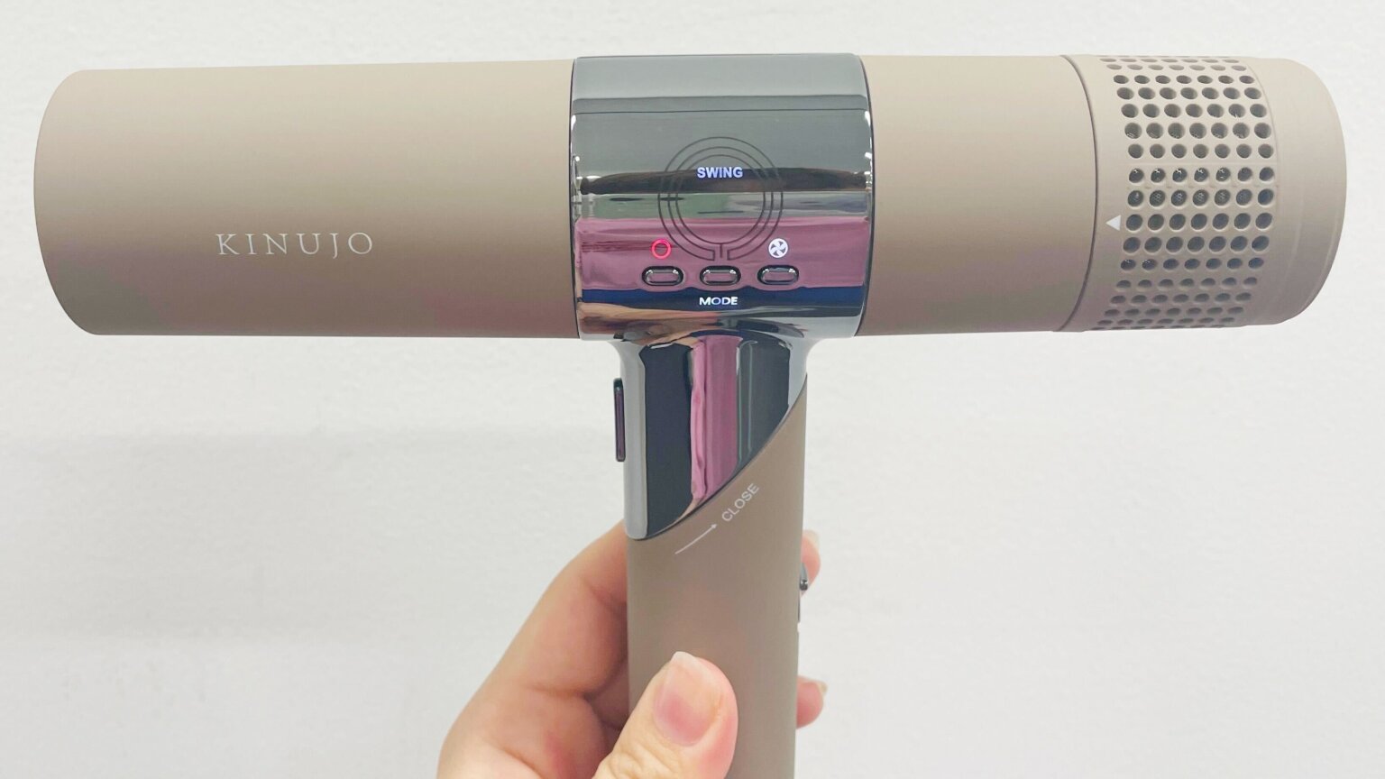 KINUJO（キヌージョ）ヘアドライヤーを使ってレビュー！実際の使用感や使い方をご紹介します - Rentio PRESS [レンティオプレス]