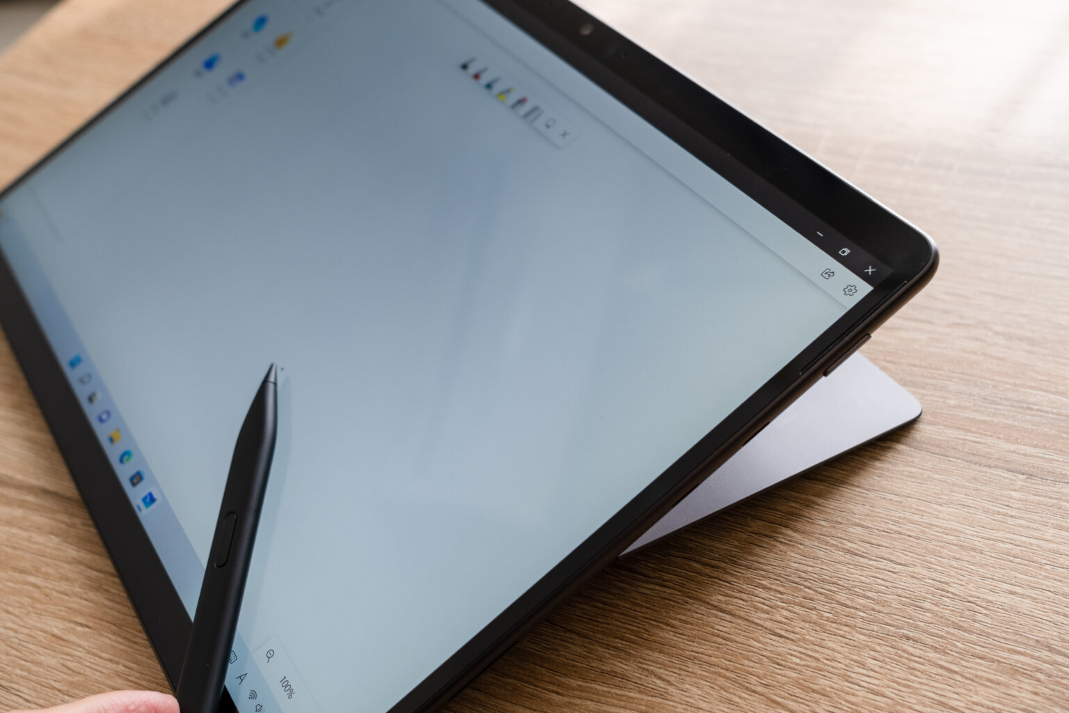 Surface Pro 8をレビュー！タブレット？ノートPC？どっちも良いところ取りをした2 in 1タブレットPC - Rentio PRESS [レンティオプレス]