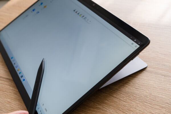 Surface Pro 8をレビュー！タブレット？ノートPC？どっちも良いところ取りをした2 in 1タブレットPC - Rentio PRESS [レンティオプレス]