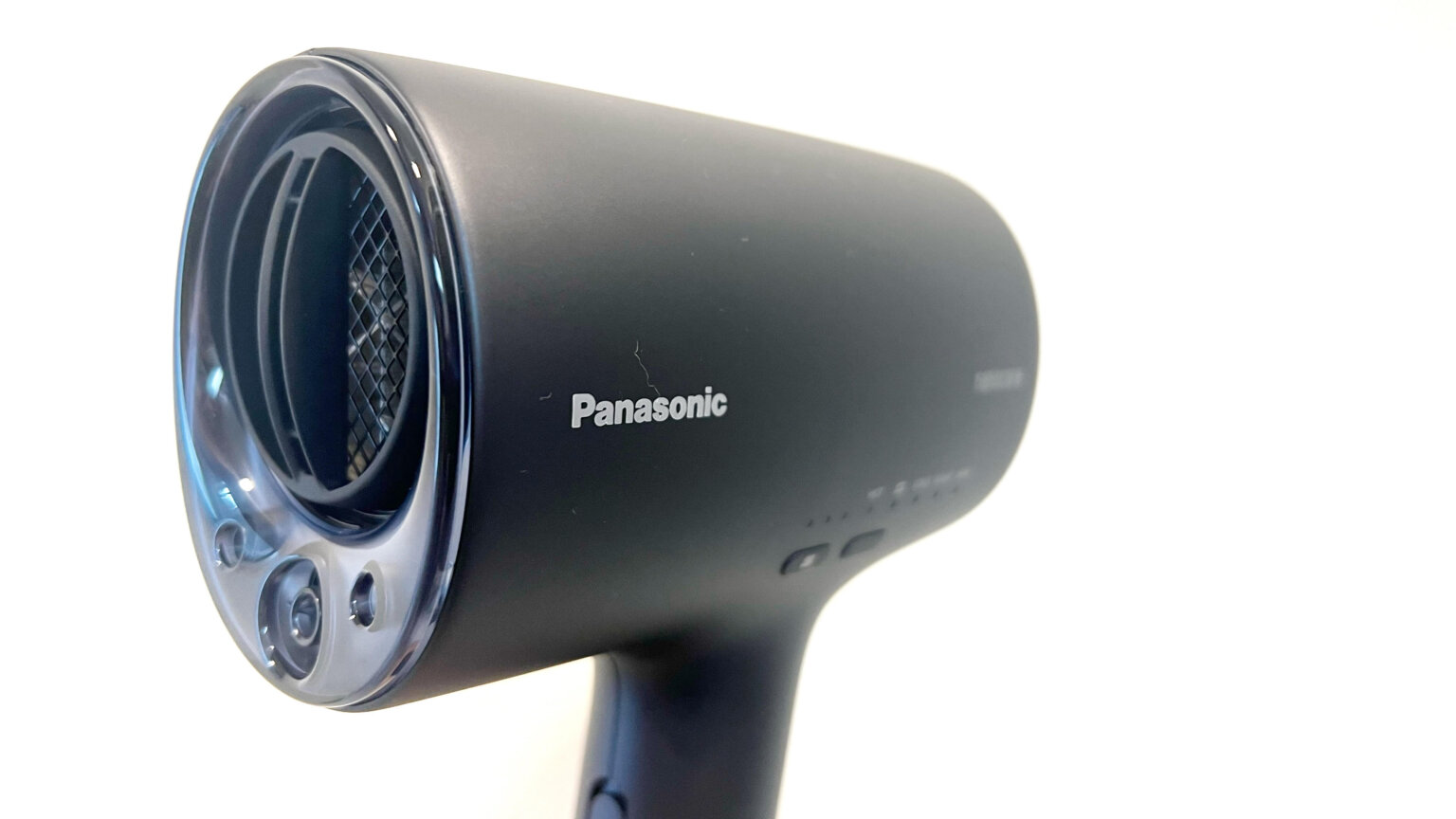 Panasonicヘアドライヤー「ナノケア EH-NA0J」の使用レビュー！うるおい×速乾の効果的な使い方もご紹介 - Rentio PRESS [レンティオプレス]