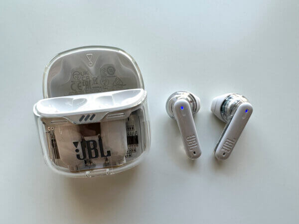 JBL Tune Flex Ghost Editionをレビュー！使い分けできる2ウェイ使用のコスパ良な完全ワイヤレスイヤホン - Rentio PRESS [レンティオプレス]