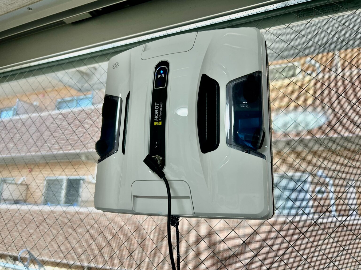 窓拭きロボット HOBOT-2Sをレビュー！窓拭きロボット初心者が使用すると…？ - Rentio PRESS [レンティオプレス]