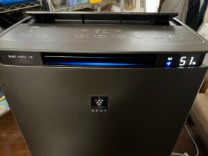 シャープの空気清浄機 KI-RX75をレビュー！ 気になる電気代や動作音は？ - Rentio PRESS [レンティオプレス]