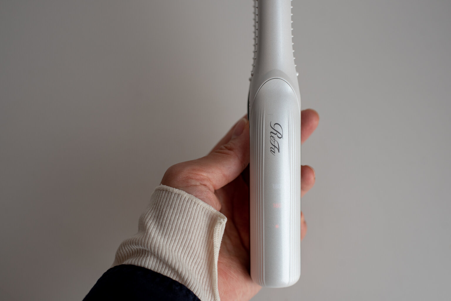 ReFa リファビューテック フィンガーアイロンをレビュー！毛先のスタイリングには必須のアイテム！ - Rentio PRESS [レンティオプレス]