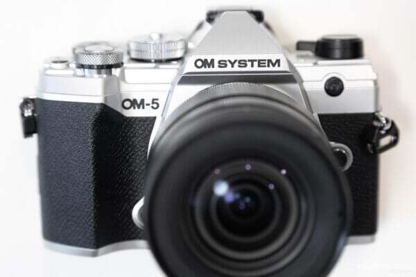 OM SYSTEM OM-5 実写レビュー。超小型軽量と強靭性、高性能を備えたアウトドアにおすすめの1台 - Rentio PRESS [レンティオプレス]