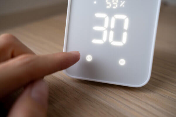 SwitchBot ハブ2をレビュー！スマート家電デビューにおすすめのスマートホームデバイス - Rentio PRESS [レンティオプレス]