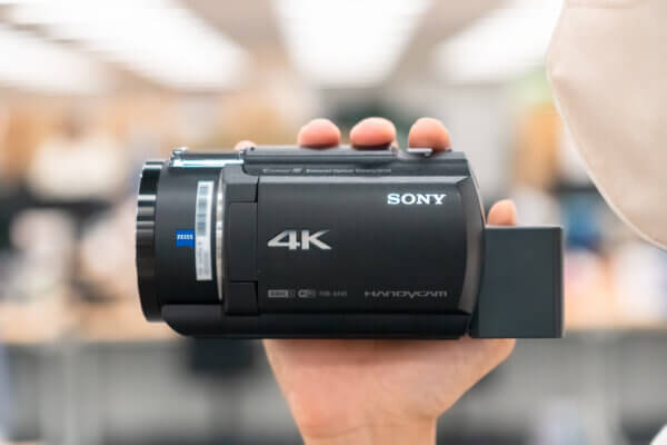 SONY FDR-AX45Aをレビュー！高性能なのにお手軽撮影ができる4Kビデオカメラ - Rentio PRESS [レンティオプレス]