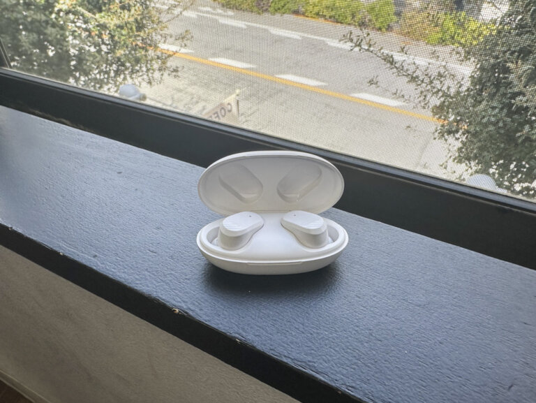 ダイソー TWS002をレビュー！前モデルからの進化がすごい！メイン機にも使えるコスパ最強の完全ワイヤレスイヤホン - Rentio PRESS [レンティオプレス]