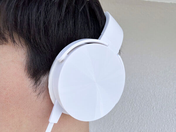 Daiso(ダイソー)ヘッドホンをレビュー！330円でも高音質なサウンドにビックリ！コスパ最強なオンイヤータイプのヘッドホン - Rentio PRESS [レンティオプレス]