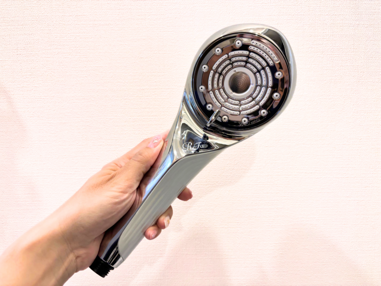 ReFa(リファ)ファインバブル Uの使用レビュー！4つ水流を使い分けできて操作もしやすいシャワーヘッド - Rentio PRESS [レンティオプレス]