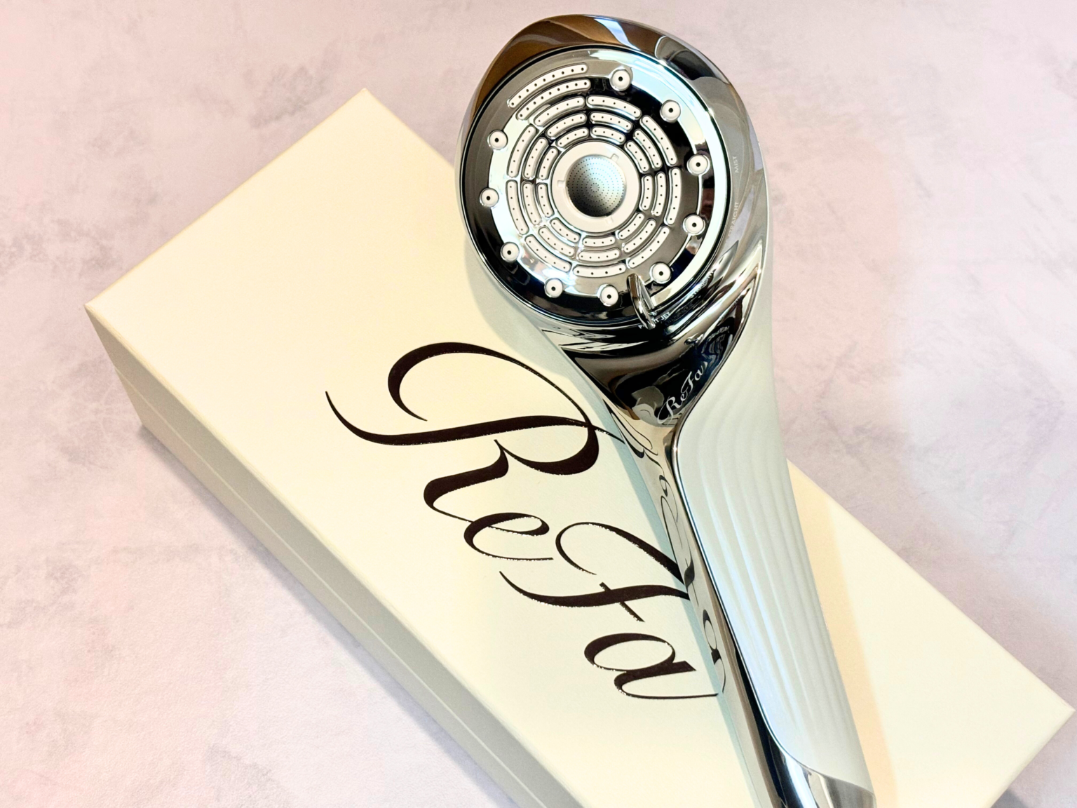 ReFa(リファ)ファインバブル Uの使用レビュー！4つ水流を使い分けできて操作もしやすいシャワーヘッド - Rentio PRESS [レンティオプレス]