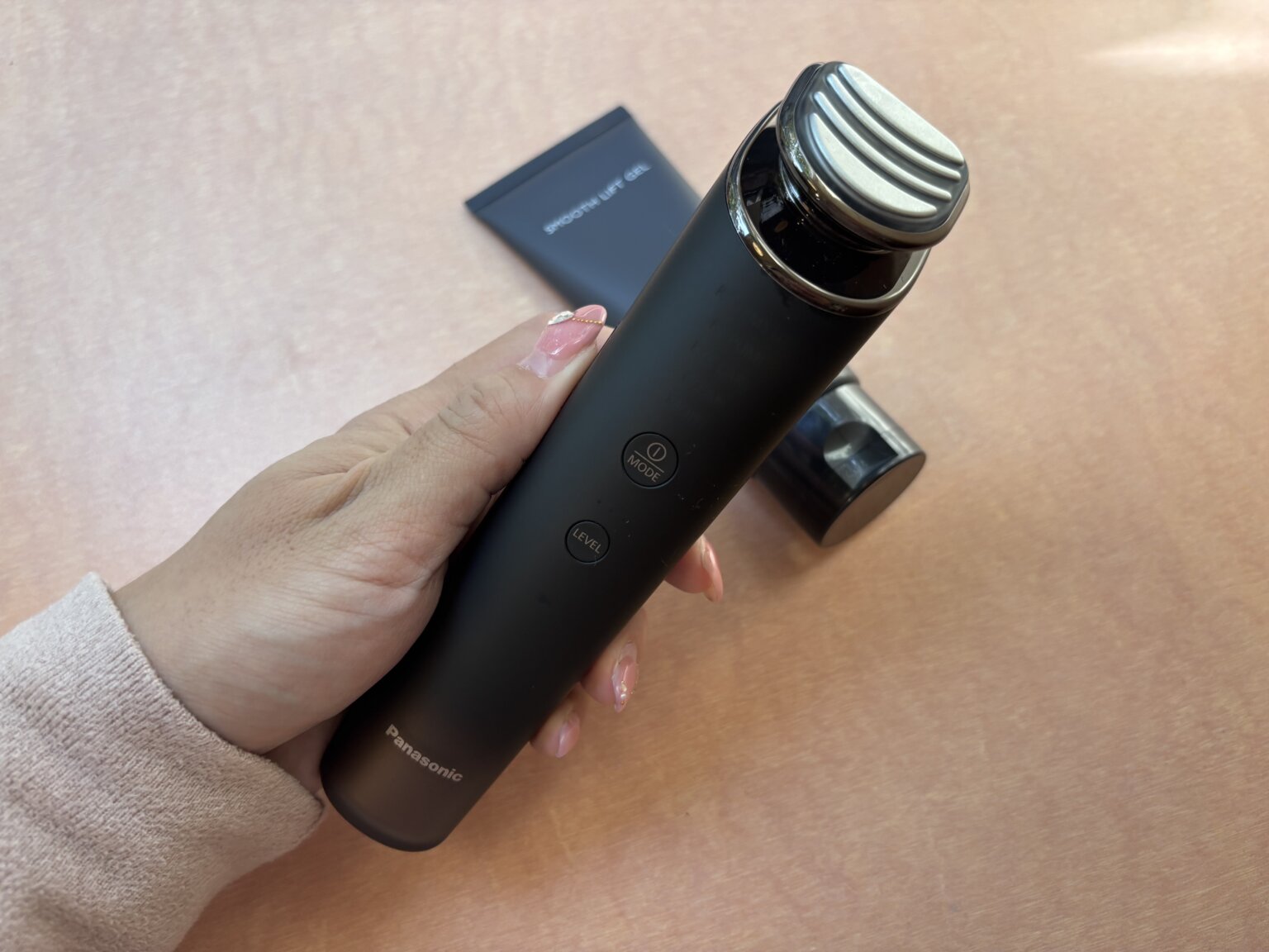 パナソニック バイタリフト RF EX EH-SR86の使用レビュー！機能が増えて1台13役の美顔器の効果を検証 - Rentio PRESS [レンティオプレス]